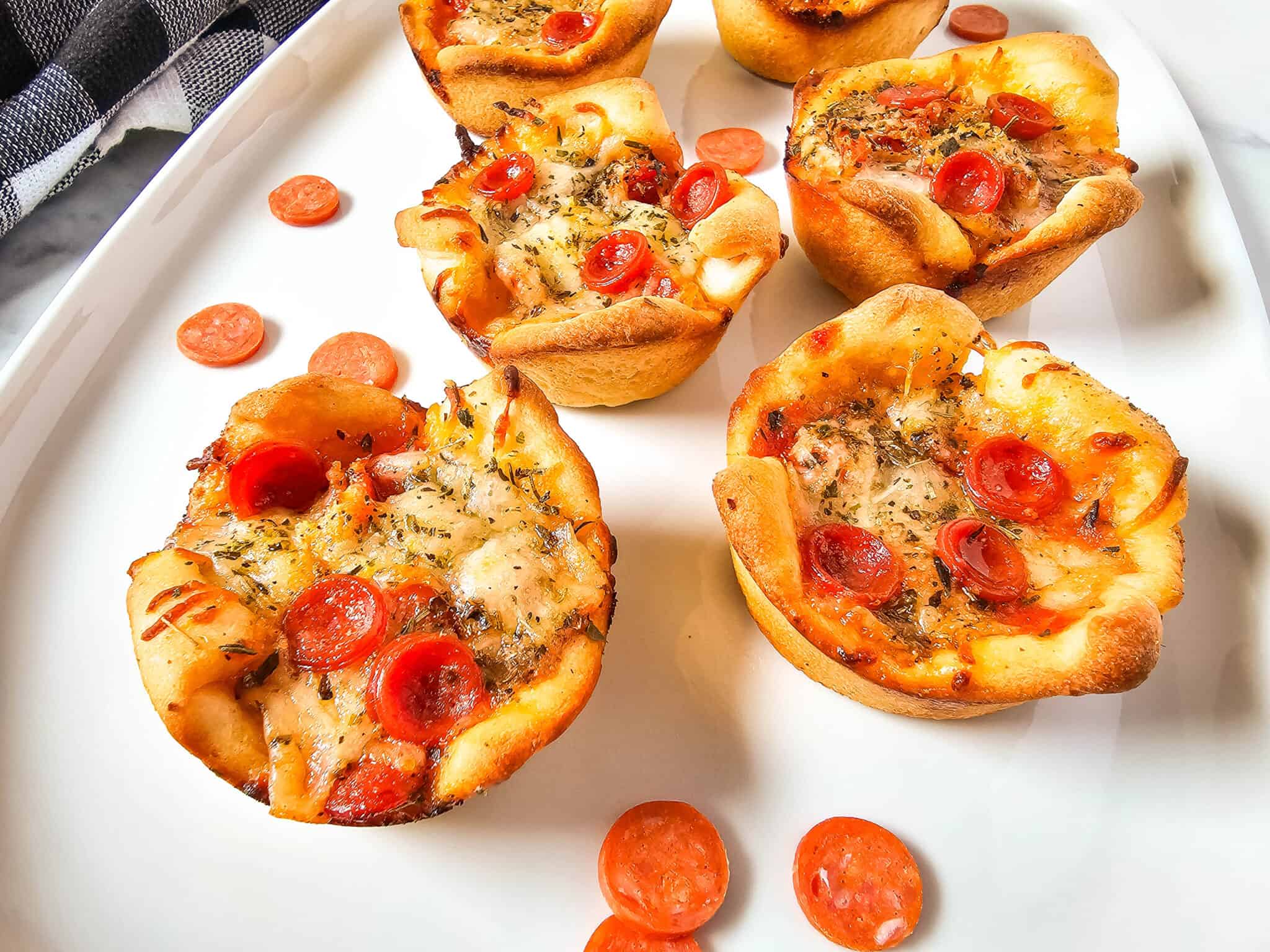 Pepperoni Pizza Puffs for Parties, Snacks, and Gatherings - Taste and ...