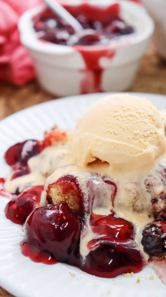 Cherry Dump Cake Recipe: Quick, Simple, and Absolutely Addictive